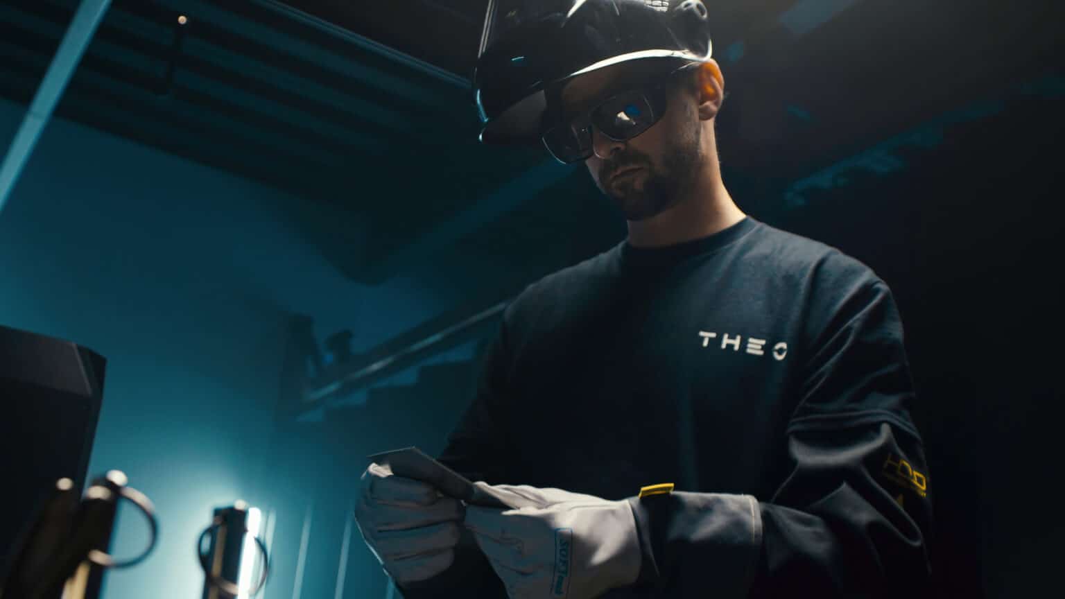 Personal Protective Equipment (PPE) for laser welding – Safety First ...