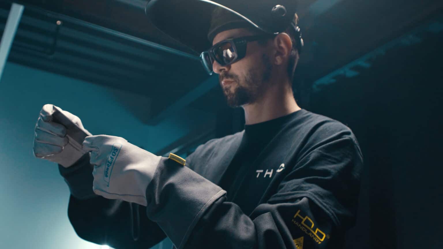 Personal Protective Equipment (PPE) for laser welding – Safety First ...